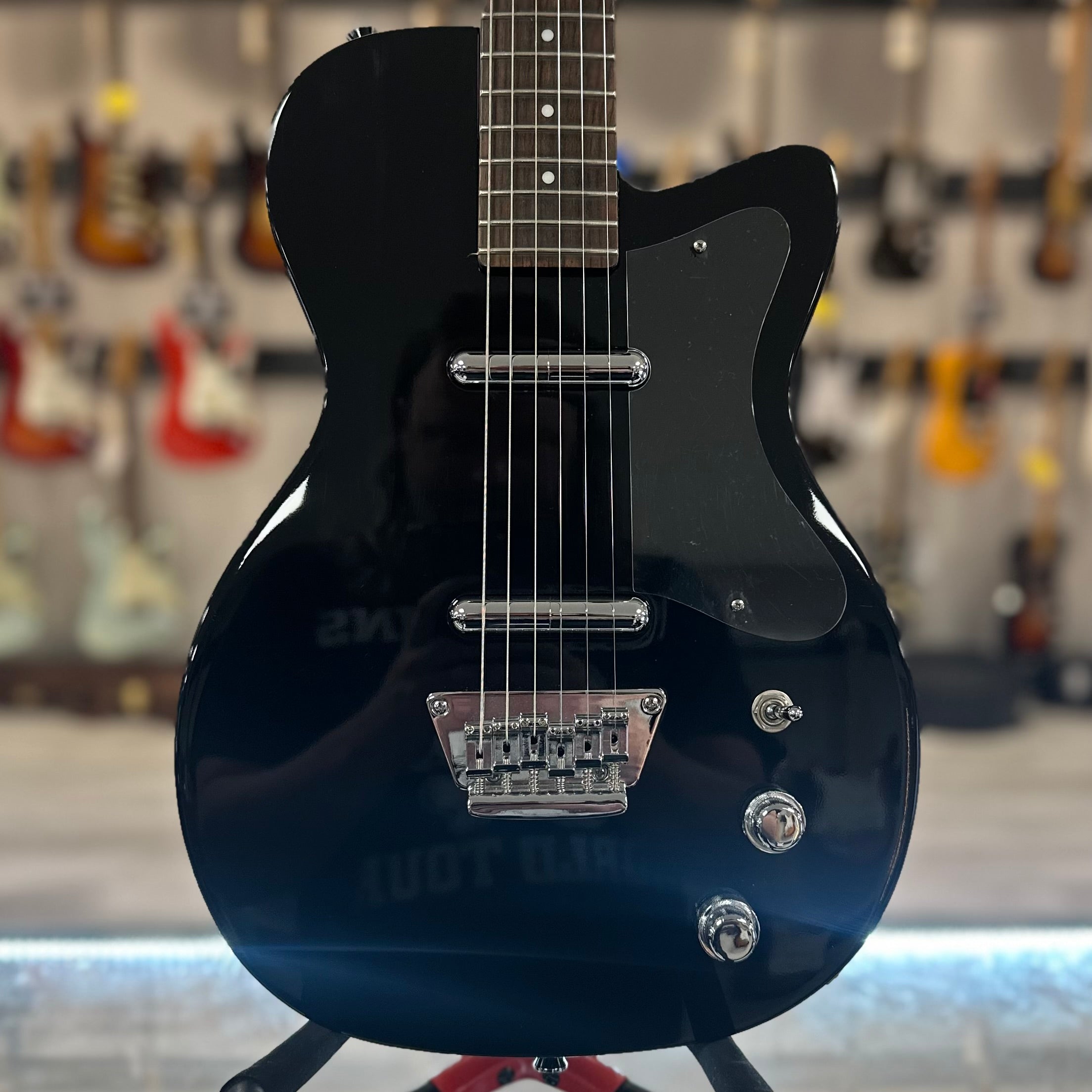Used Silvertone Reissue 1302/U2 Black w/bag TSS4701 – Tone Shop Guitars