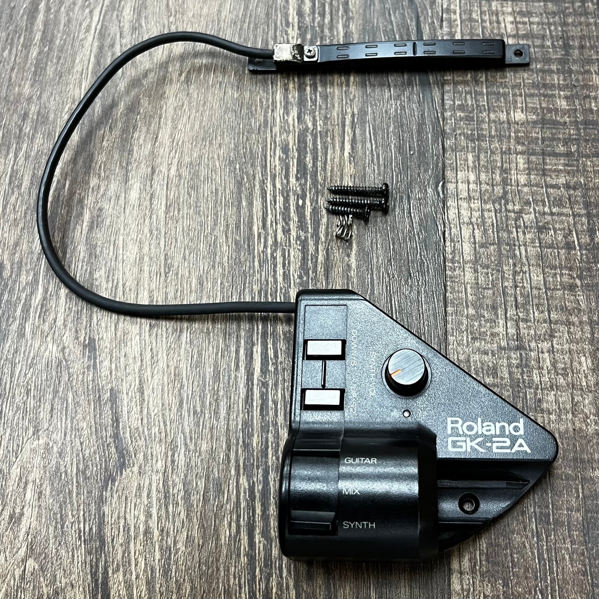 Used Roland GK-2A MIDI Guitar Pickup TFW351 – Tone Shop Guitars